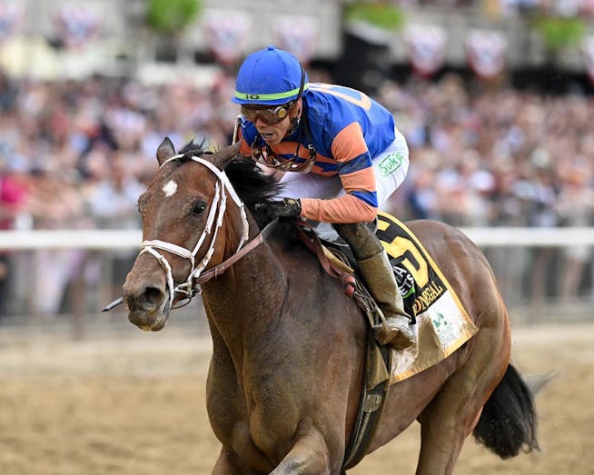 The Science of Horse Racing: Why Do Jockeys Ride Like That? | TwinSpires