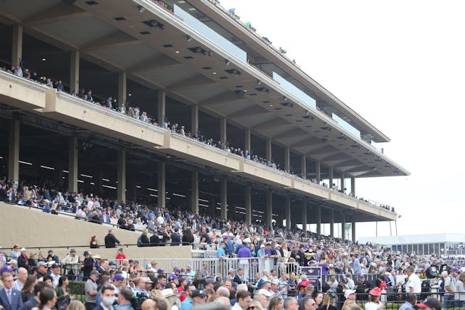 Horse Racing This Labor Day Weekend: Key Races, Top Horses & Best Bets ...